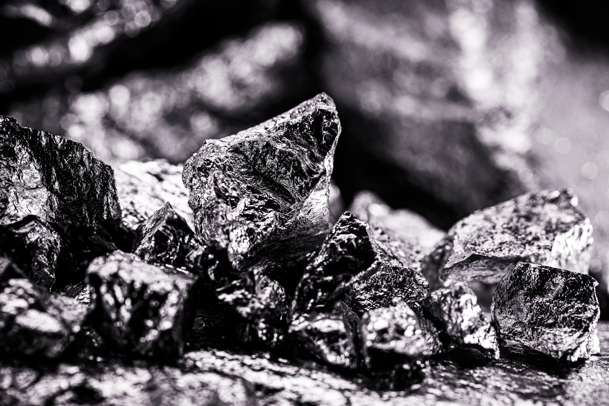 What is Beryl? A Colorful Guide to The Chameleon of Gems! | Jewelers Mutual